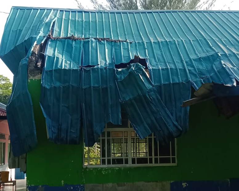 Ruang kelas SD di Sugi Besar Moro yang luput perhatian perbaikan. (ist ...