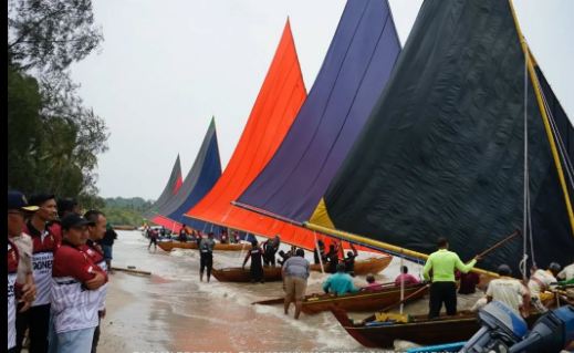 Buka Lomba Sampan Layar, Wabup Rocky Ajak Masyarakat Lestarikan Tradisi ...